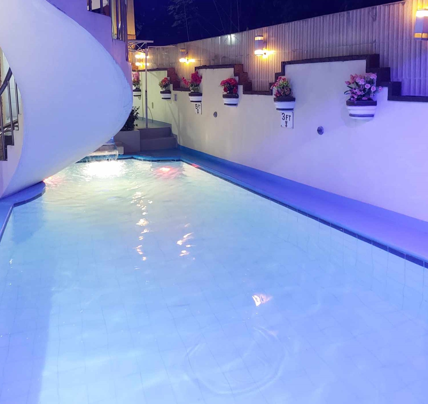 Explore – Cool Martin Family Hotel & Resort